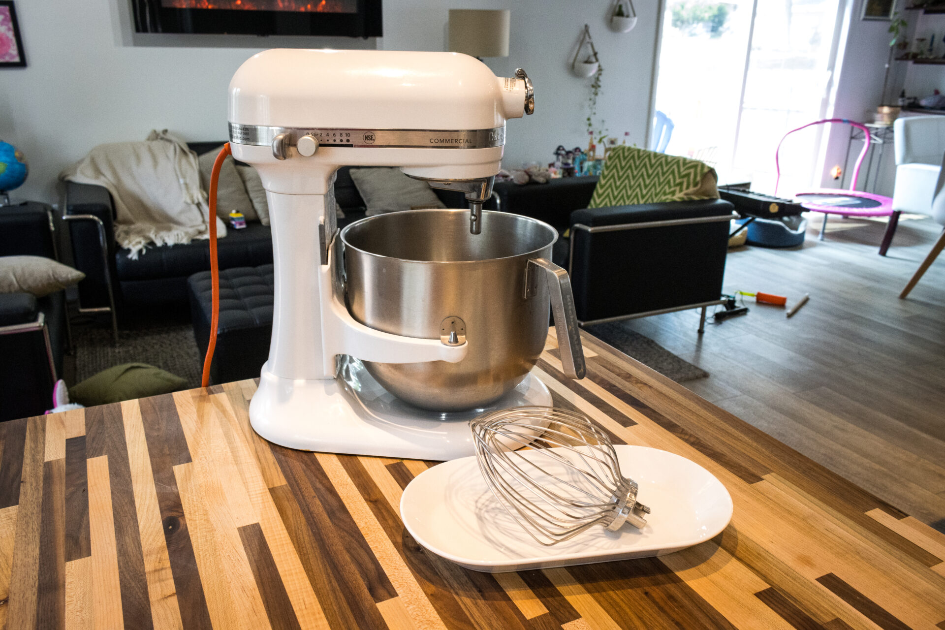 Kitchen Mixer with Whisk Attachment - CookingHub