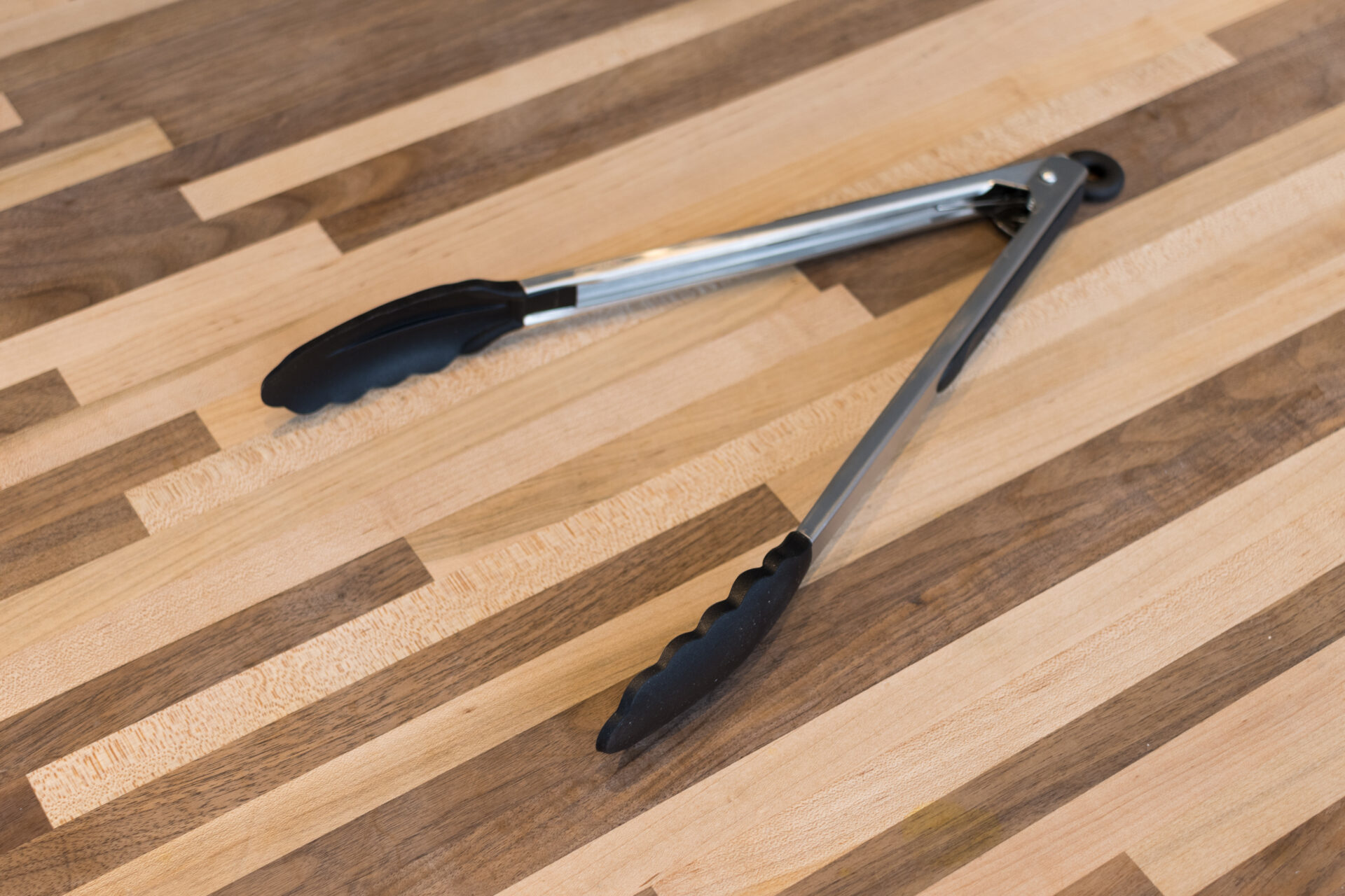 Tongs (preferably with silicone tips) - CookingHub
