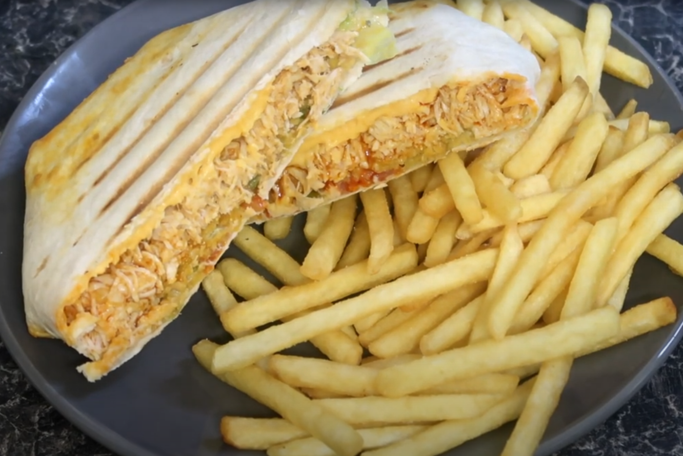 Buffalo Chicken Crunch Wrap - CookingHub